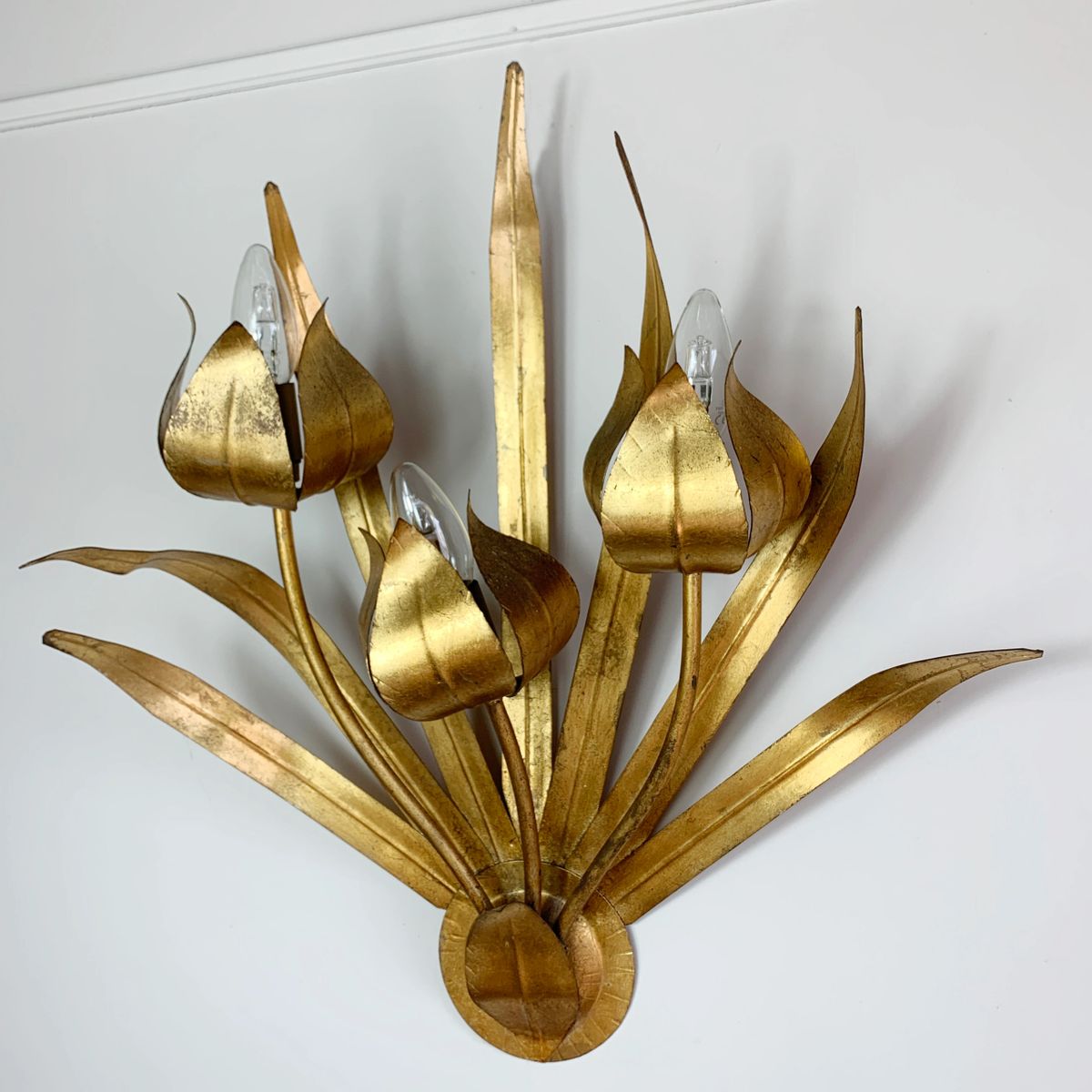 Spanish Ferro Art Gilt Leaf and Flower Wall Light