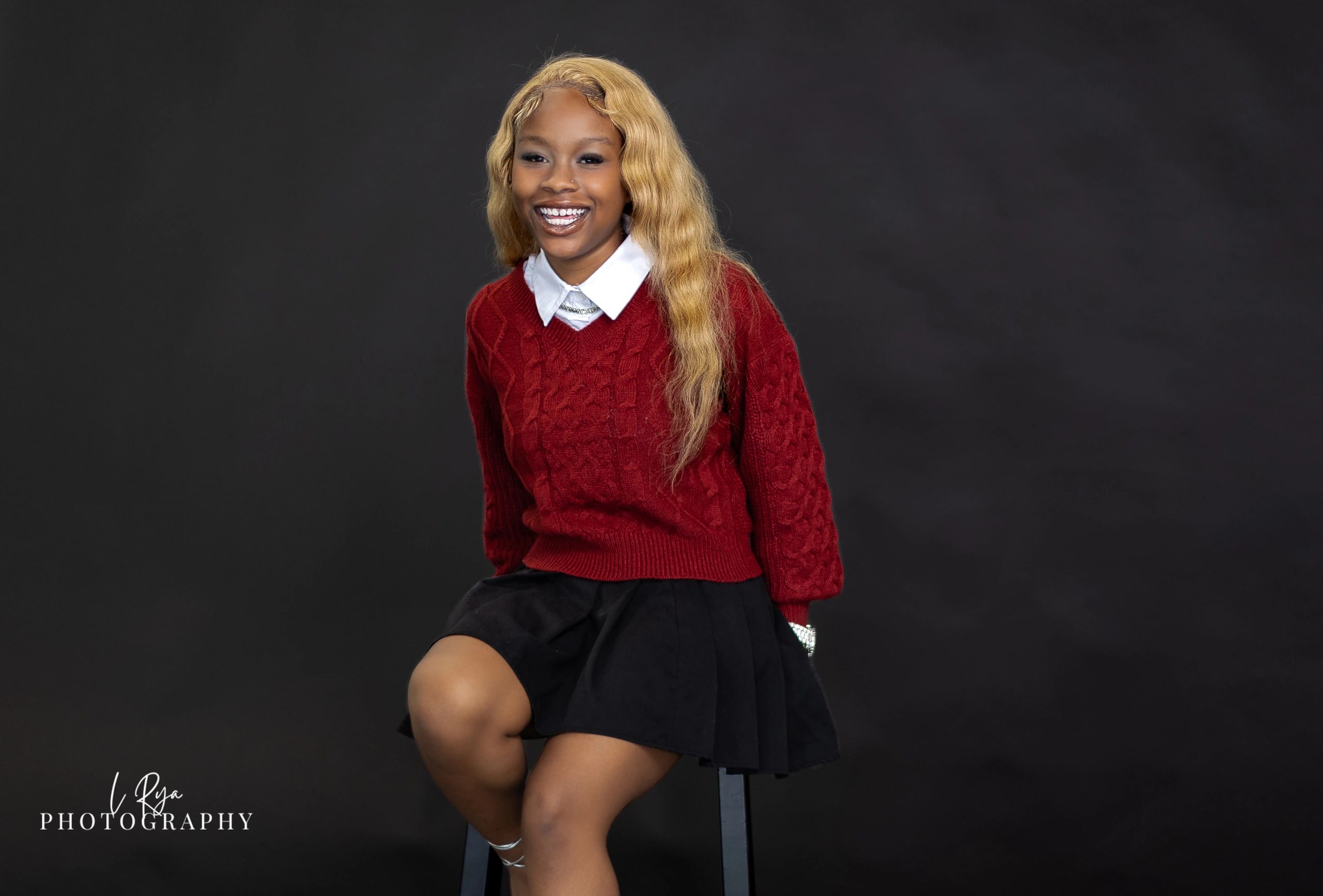 Arielle's Senior Schoolgirl Chic Portrait Session
