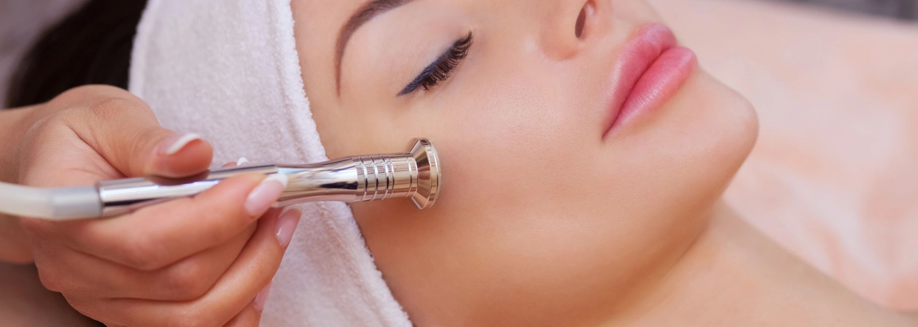 Microdermabrasion | FaceLine Aesthetics