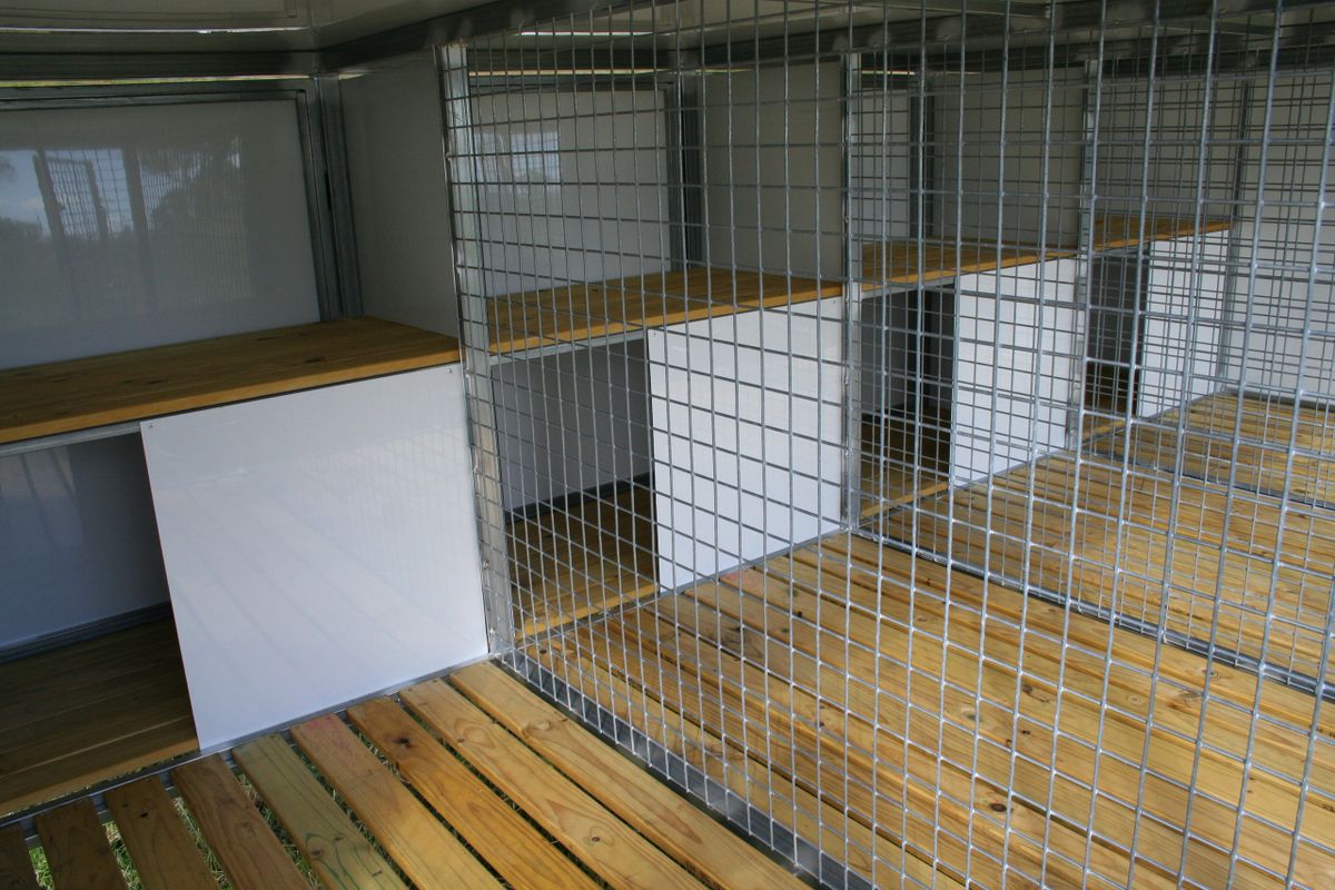 Heavy Duty 4 Bay Raised Kennel