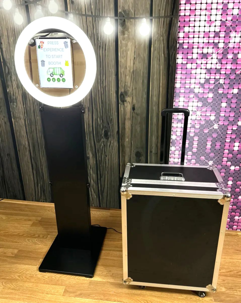 The Deluxe DUO iPad Photo Booth