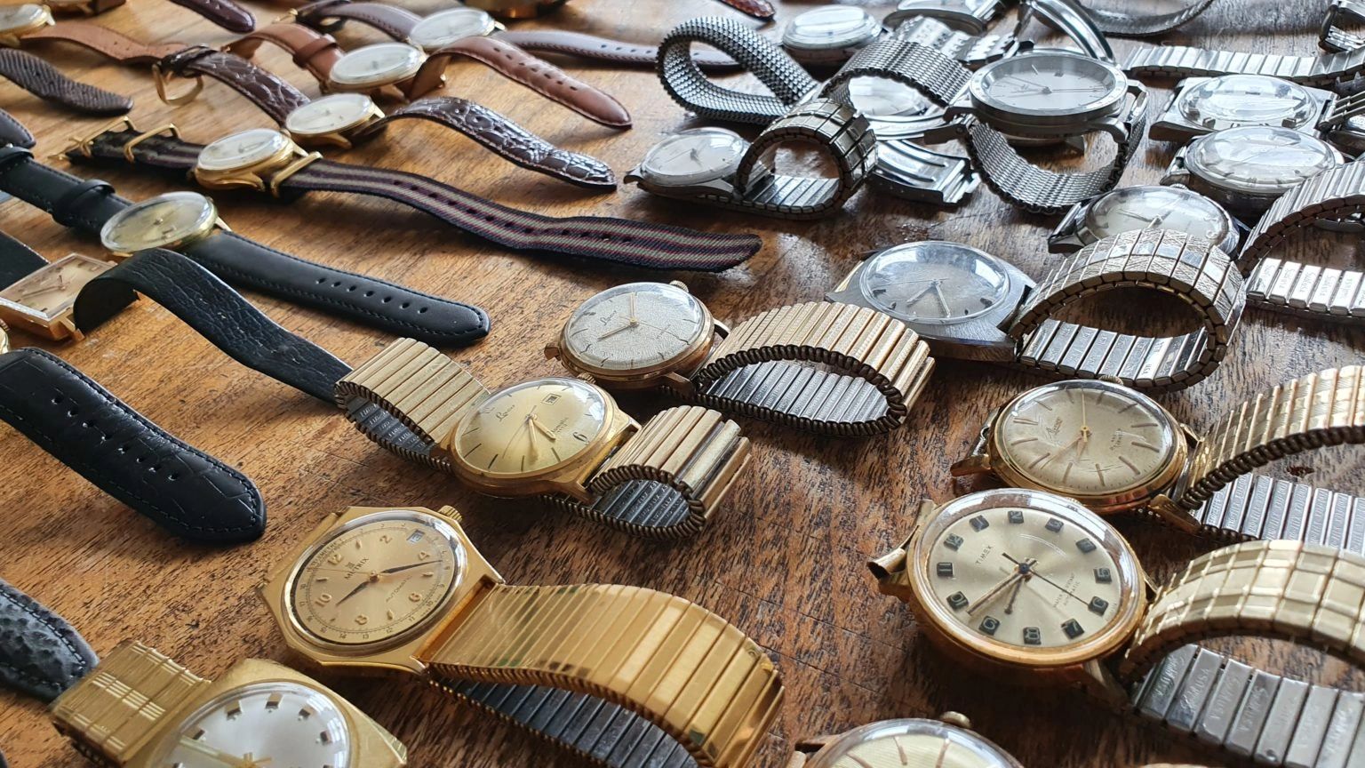 Discover Unique Watch Lots for Collectors