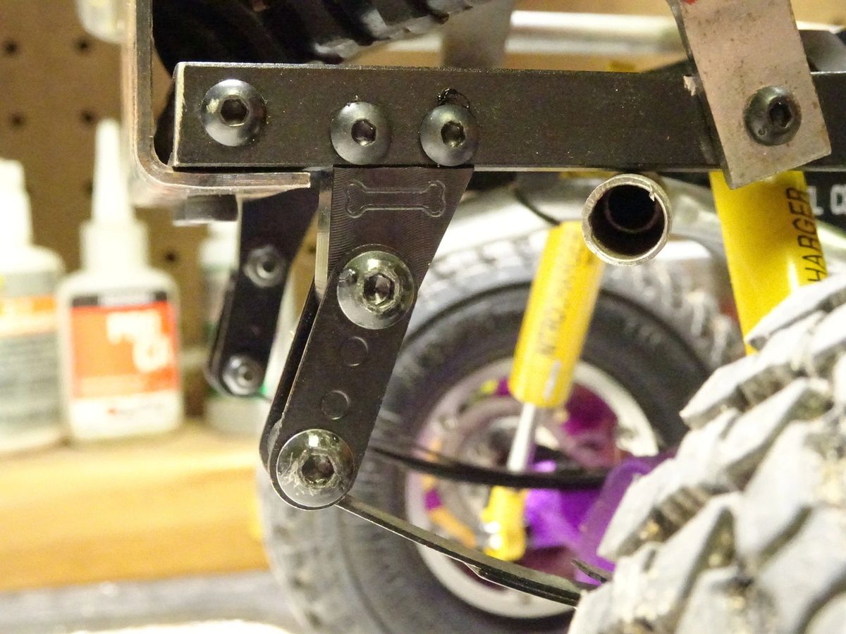 BowHouse RC RC4WD TF2 CNC Rear Leaf Shackle Mount BTF-0030M