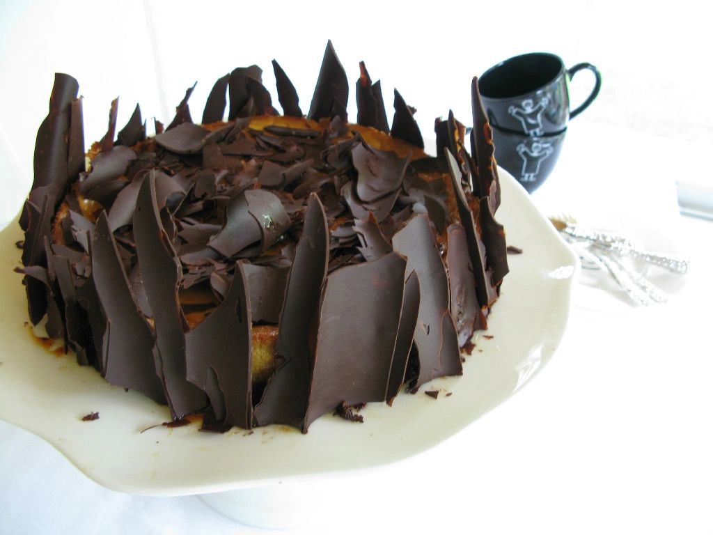 AMAZING LABNEH CHOCOLATE CHEESECAKE WITH DATE AND NUT CRUST