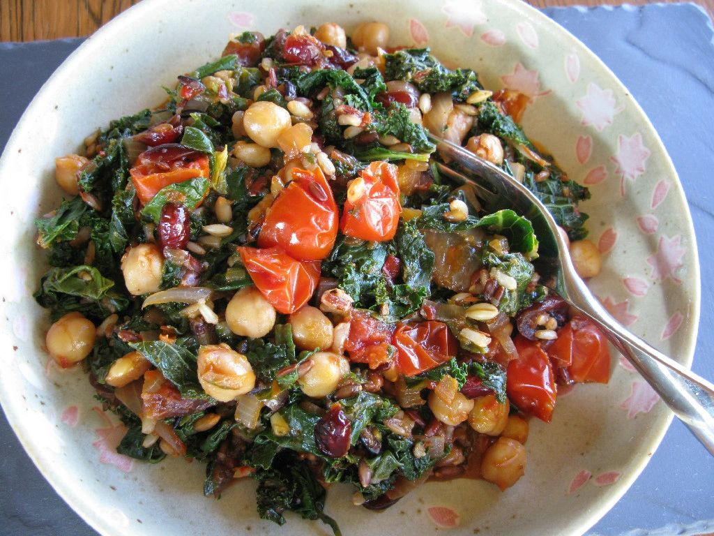 KALE, SPINACH AND GARBANZO BEANS RICE