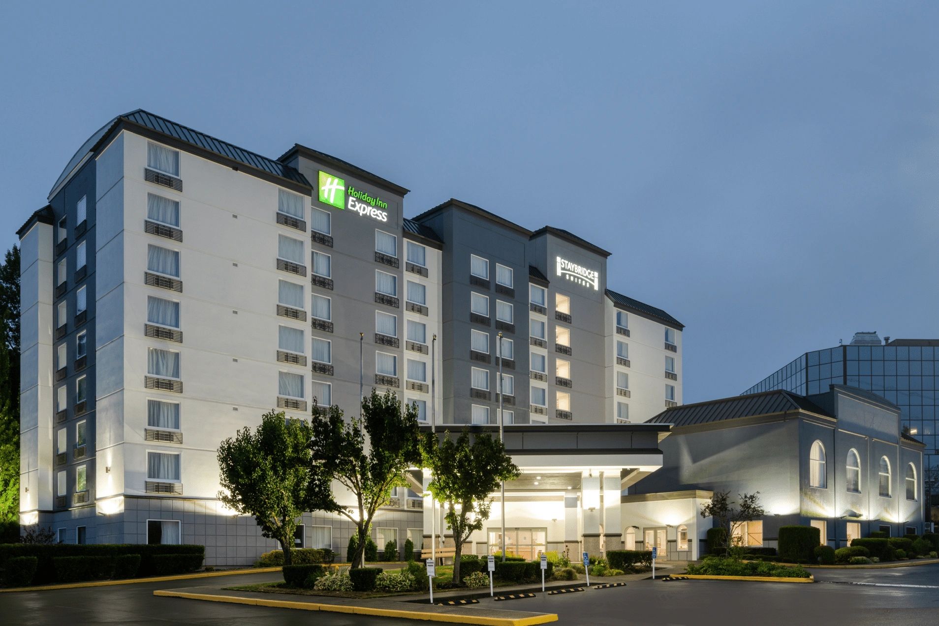 Book Your Hotel Stay at Holiday Inn Express