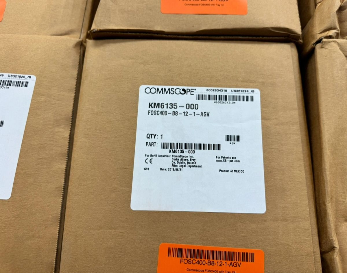 Commscope FOSC400-B8-12-1-AGV Fiber Optic Splice Closure with tray