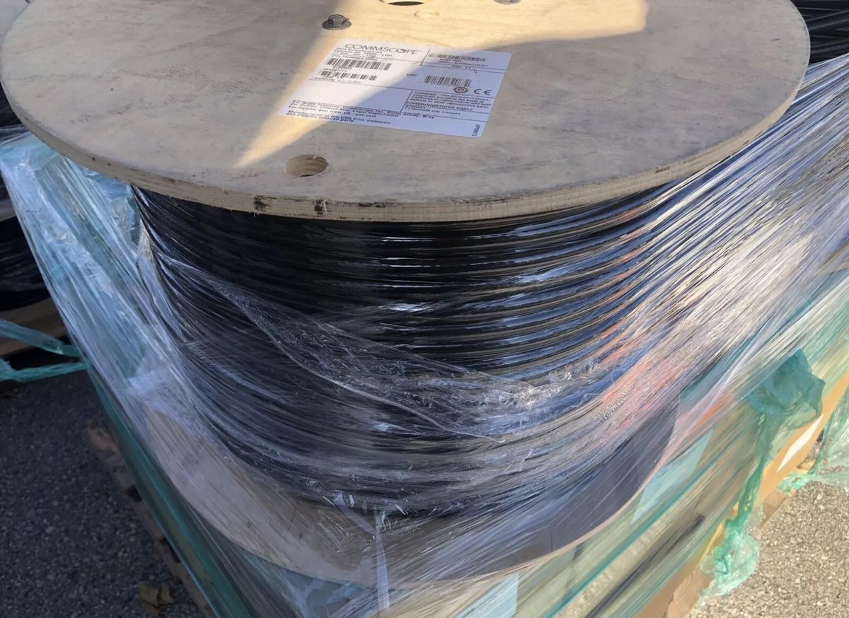1,000’ CommScope Coaxial Drop Cable 75 Ohm Series 11 Messenger Black PVC