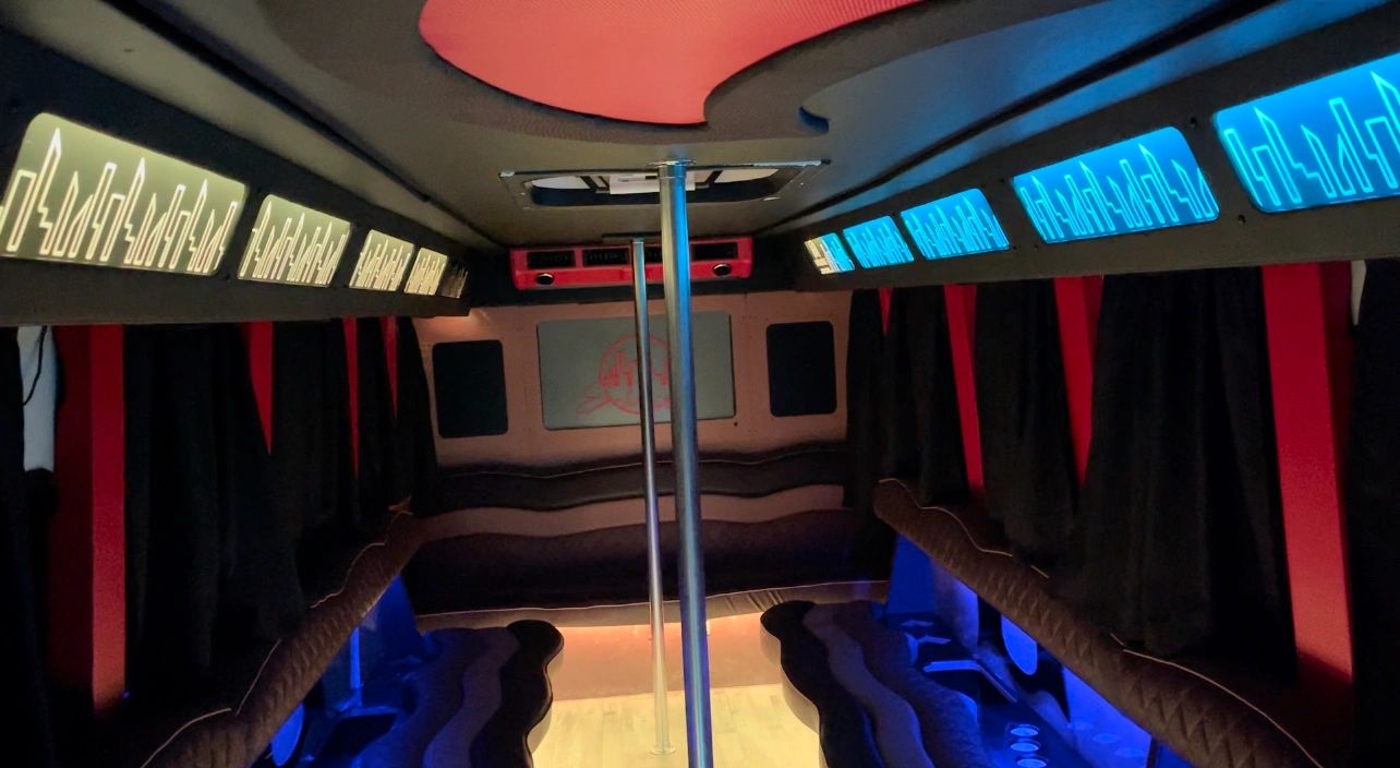 Entouragepartybus.com