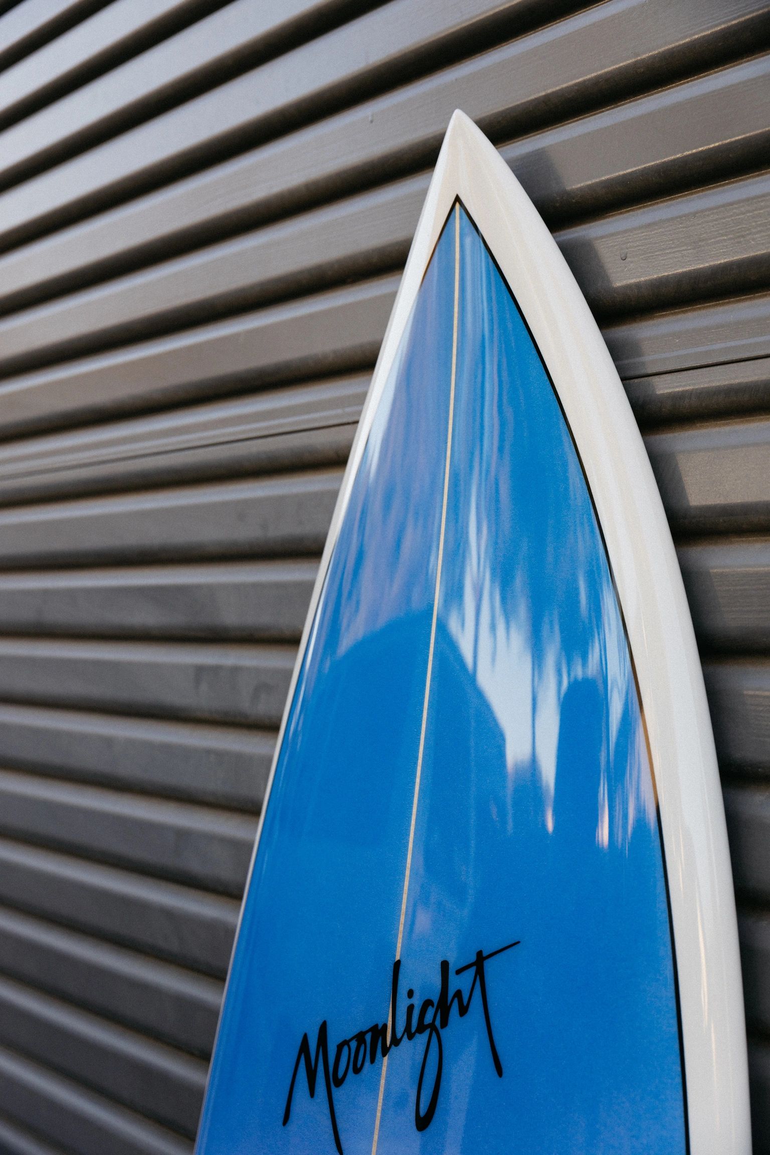 Color Lamination for Surfboards - Moonlight Glassing