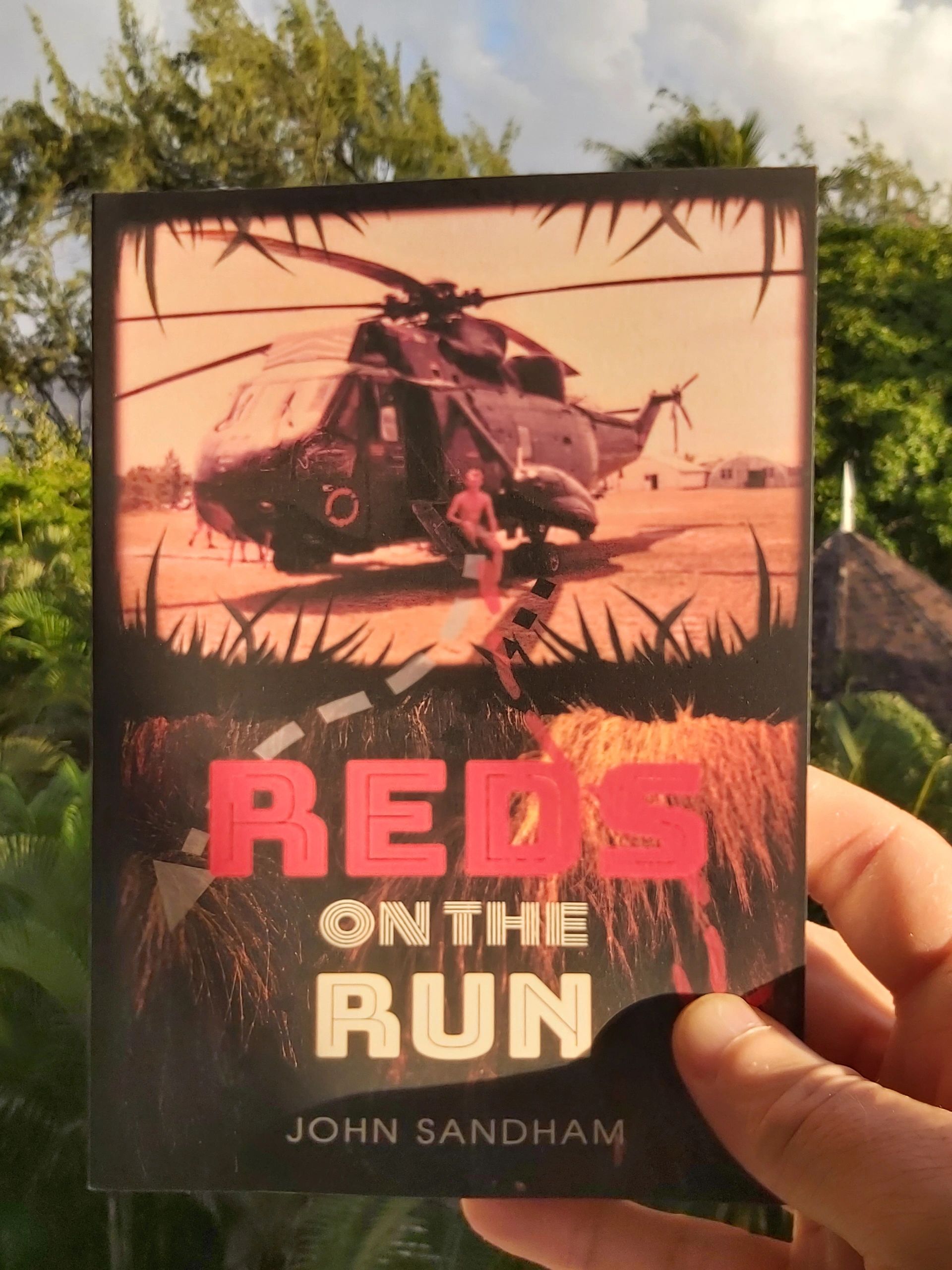 Reds on the Run - Fiction Books, Action Suspense