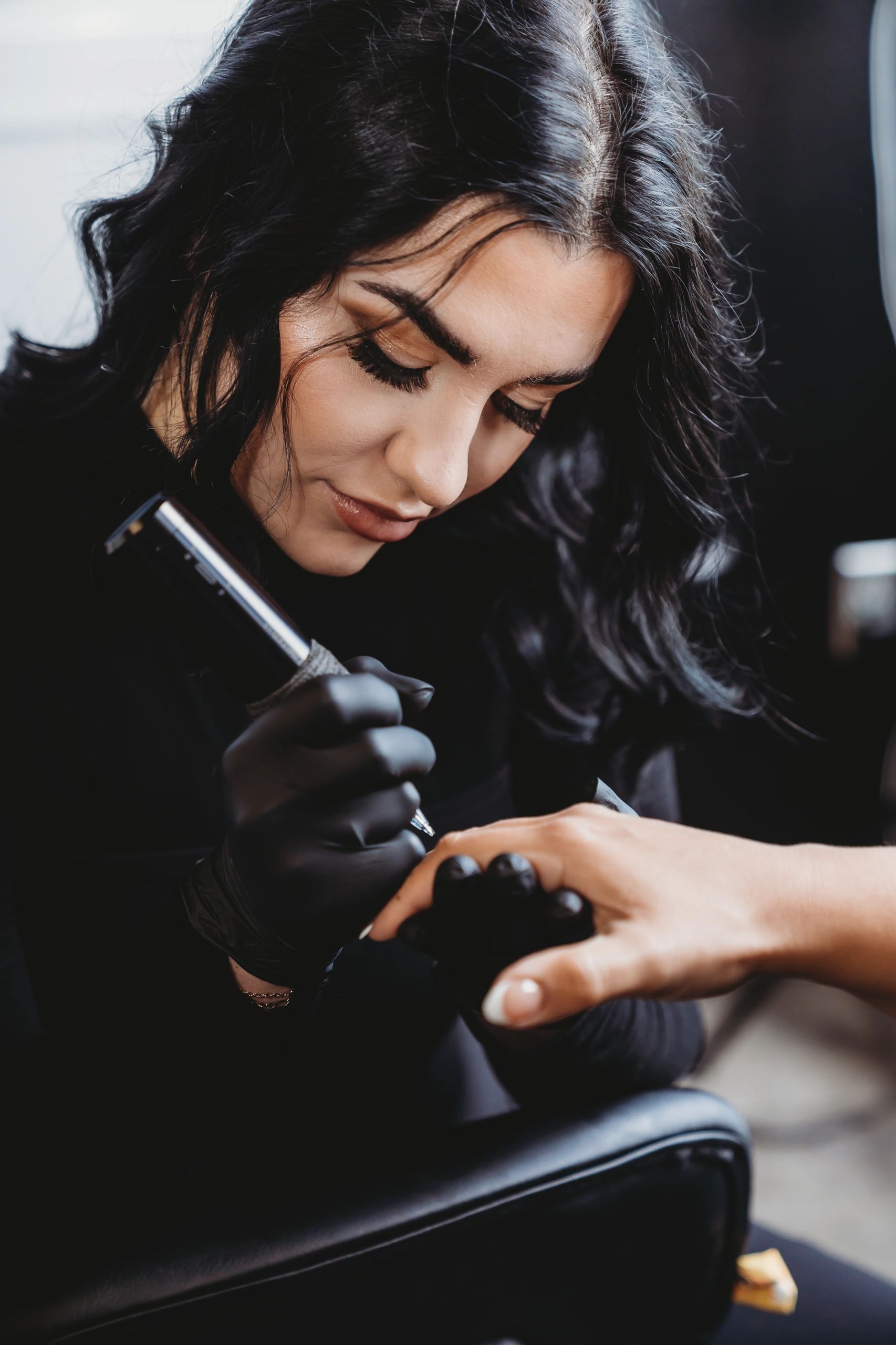 Anglin Aesthetics - Fine Line Tattoo, Piercing