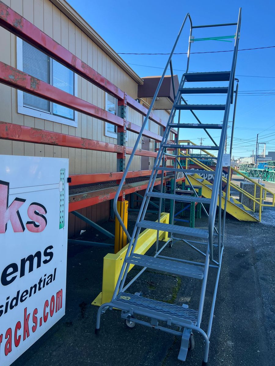 USED Uline H-1085-10 Rolling Ladder