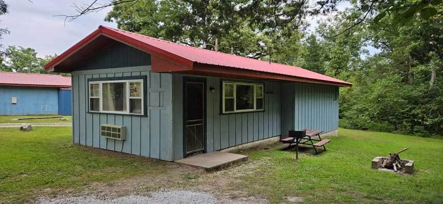 Fully Equipped Cabins for Rent | Reed's Cabins