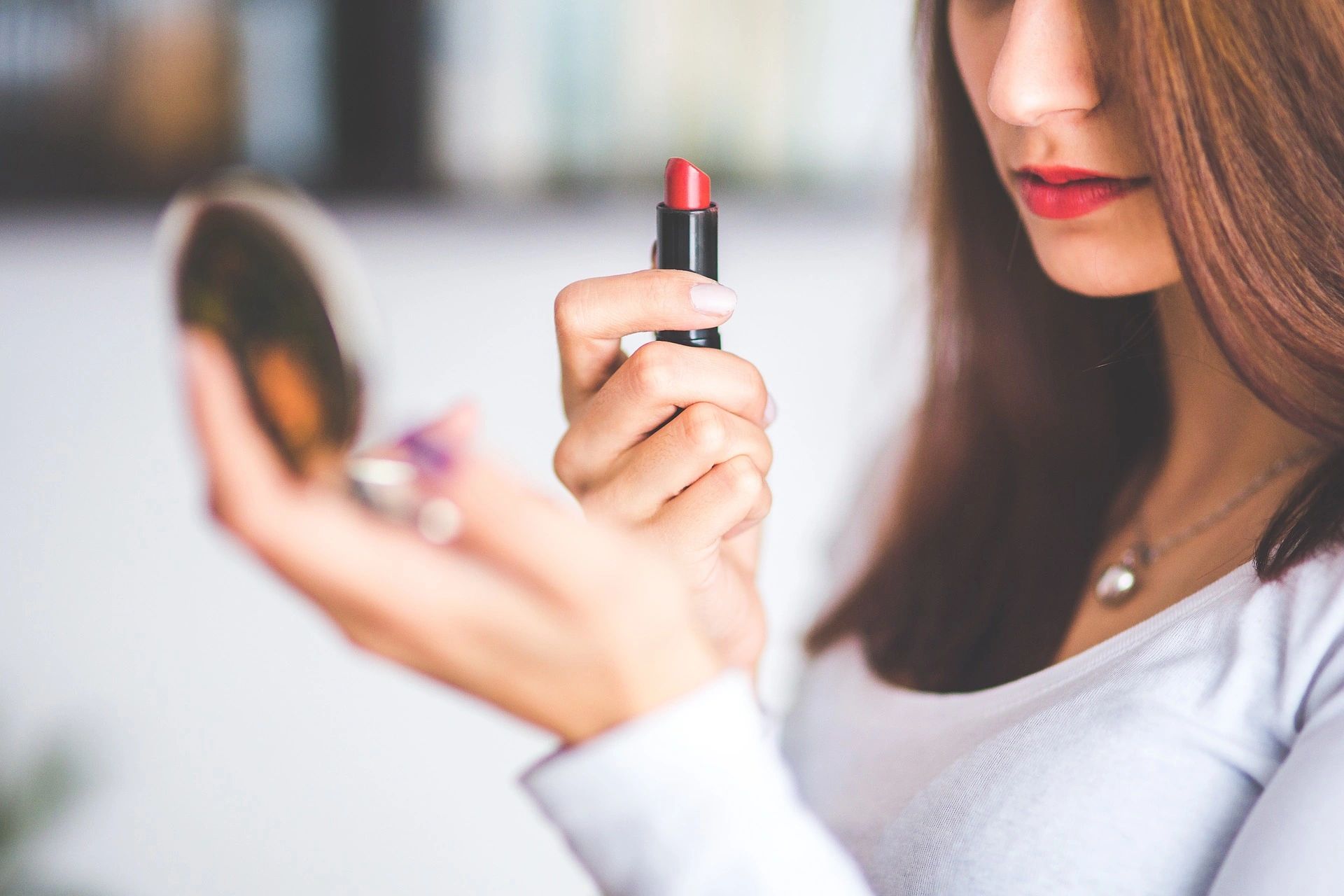 Can Putting on Makeup Make You Both Bold and Beautiful?
