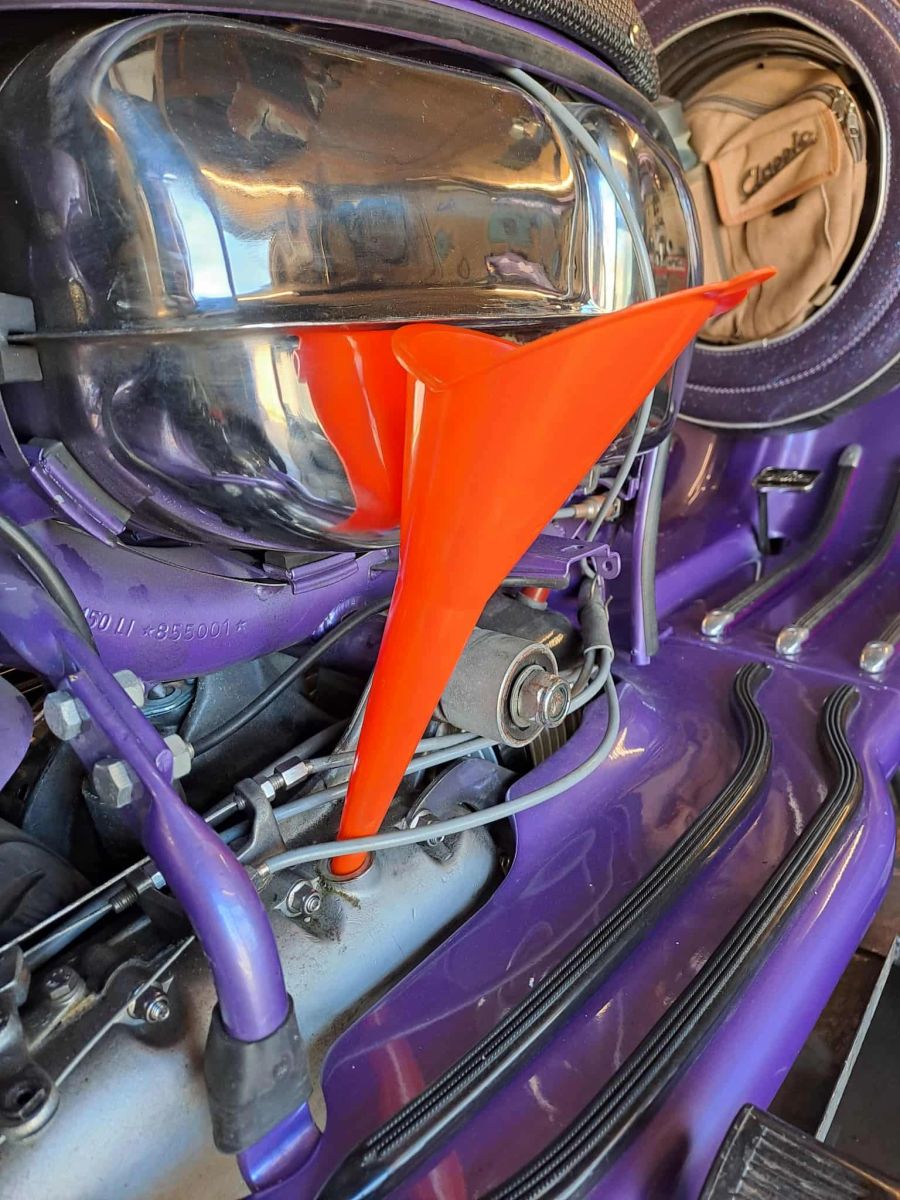 Gearbox filling funnel
