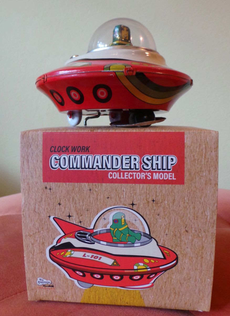 Commander Ship collectible tin toy clockwork spaceship
