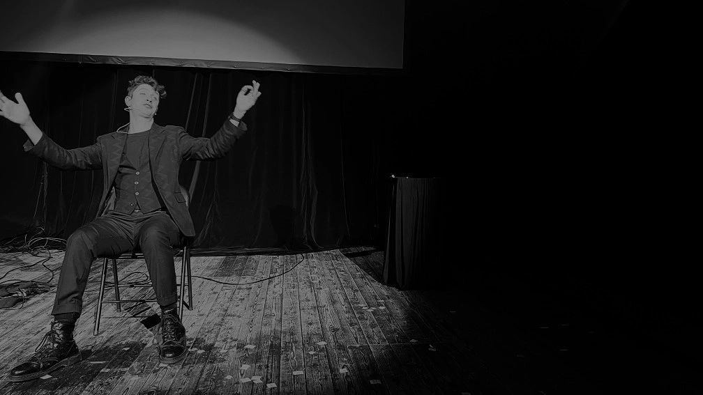 FRINGE REVIEW: BEN HART - LIVE