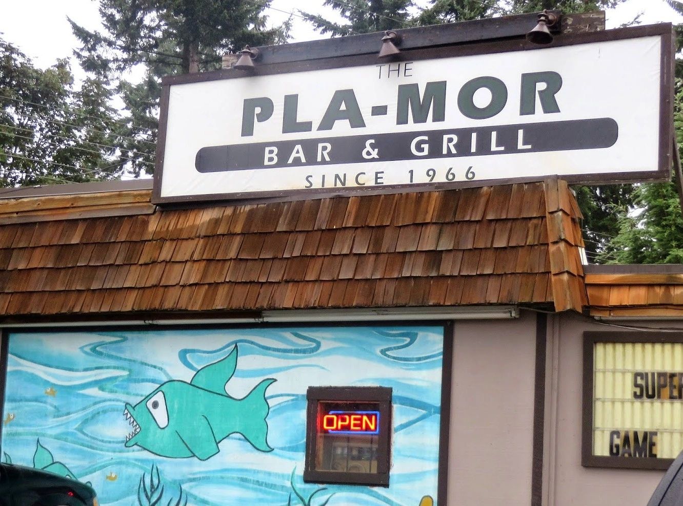Legendary PlaMor Bar & Grill