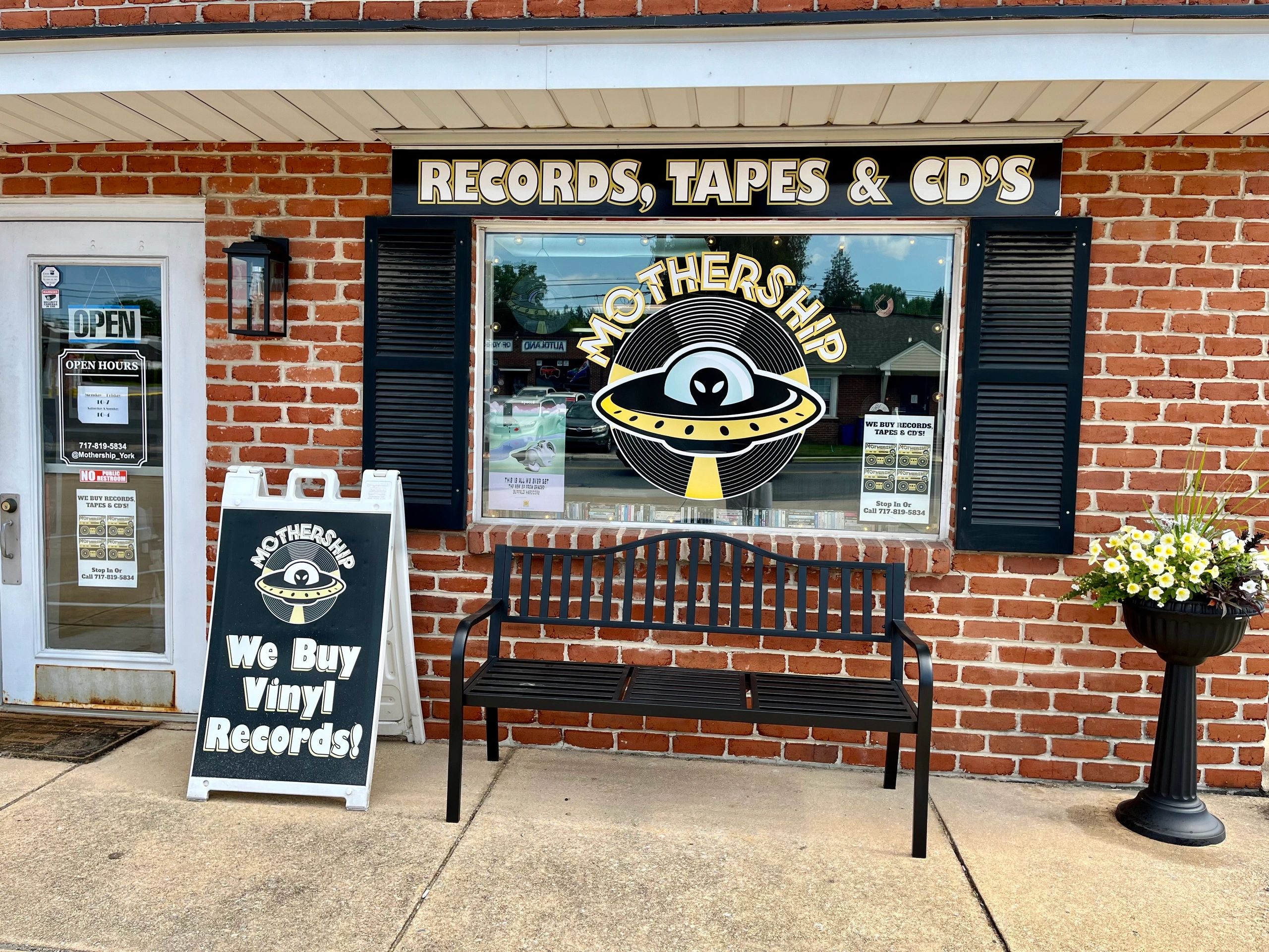 Record Shop - Mothership Records & Collectibles - York, Pennsylvania