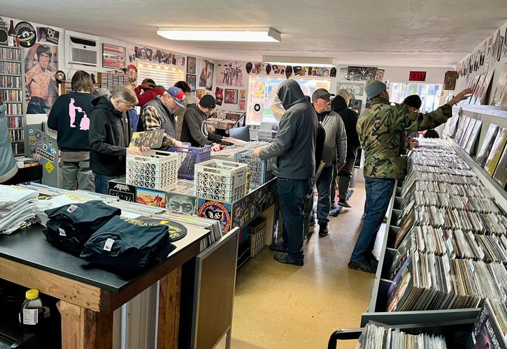 Record Shop - Mothership Records & Collectibles - York, Pennsylvania