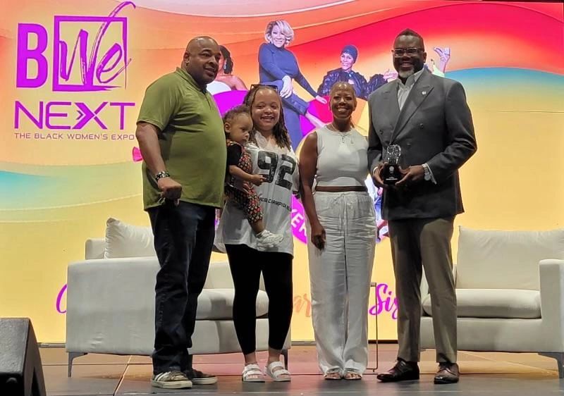 BUFI Honors Mayor Johnson w/ the Humanitarian Award BWE