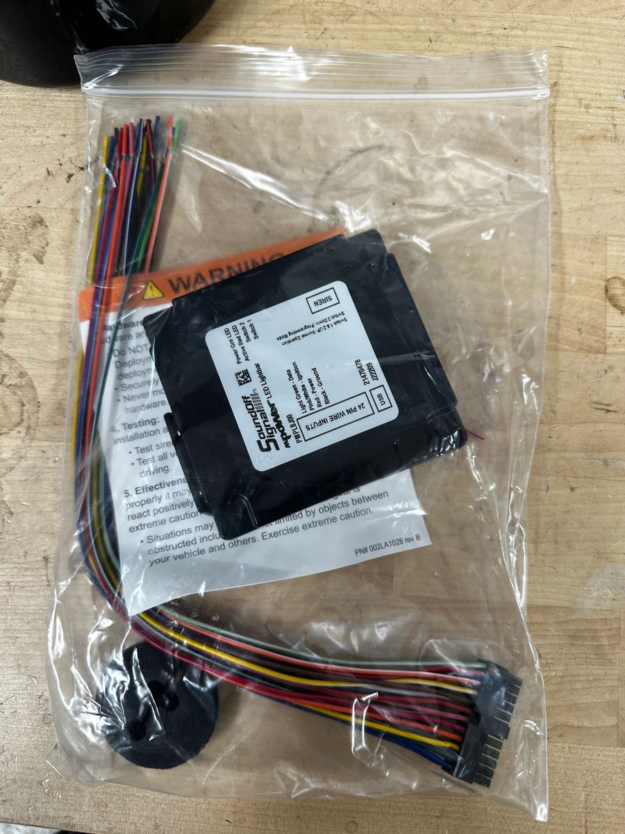Soundoff Signal Breakout Box Mpower light bar PMPLBJ00 Soundoff Signal Breakout Box Mpower light bar PMPLBJ00