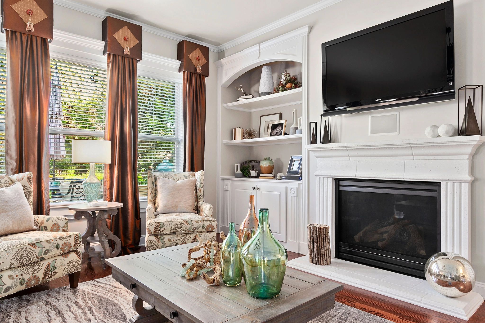 Kay's Decor & Interiors - Interior Design, Holiday Decorating