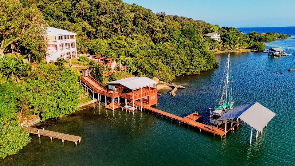 Beach House Rentals - El Palacio Rosa