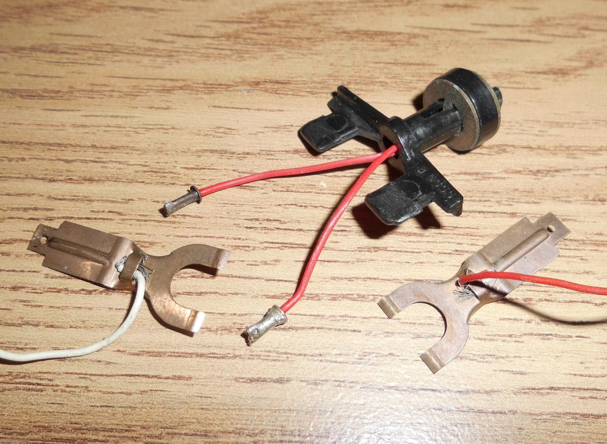 Excellent used Scalextric stock car 360 guide blade assembly