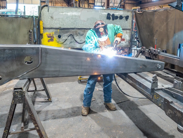 High-Quality Lugger Hoists and Roll Offs | Converto Manufacturing