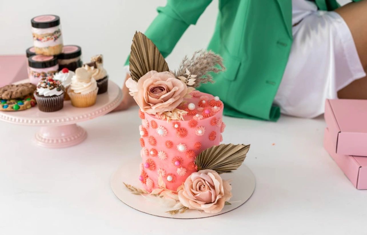 Cake Mitten Bake Shop