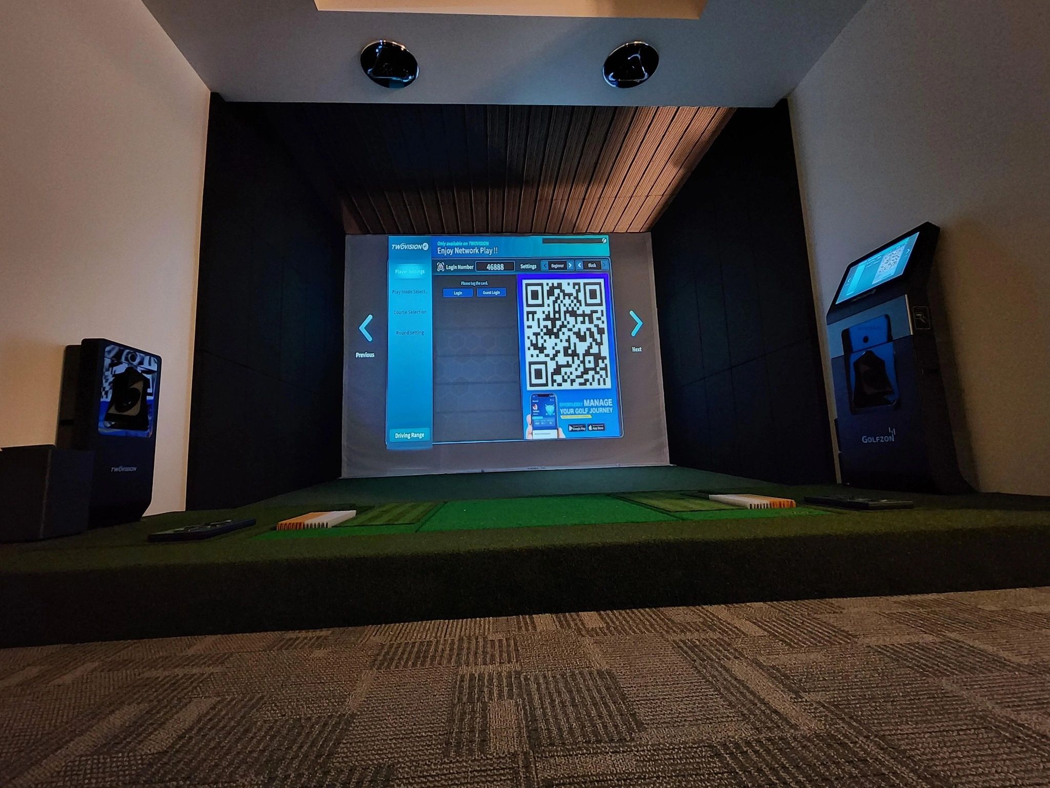 New Hamburg On Par Golf - Play Golf, Golf, Indoor Golf Simulators
