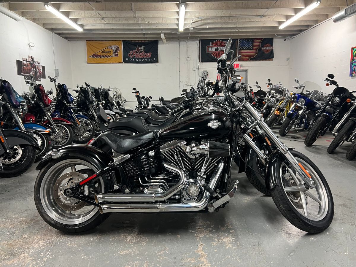 2008 Harley Davidson Rocker C (2)