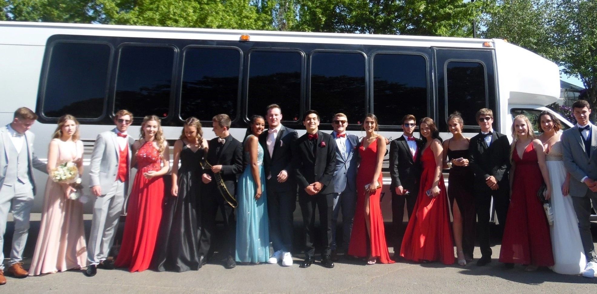 Starlight Limousine Services - Limousine, Party Bus, Town Car