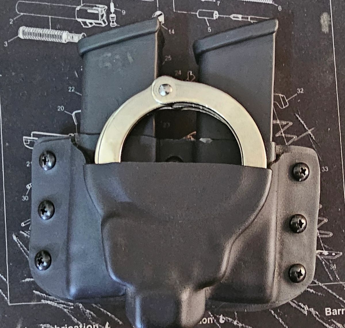 Double Magazine/Handcuff Pouch W/Belt Loops, 10-31MCL