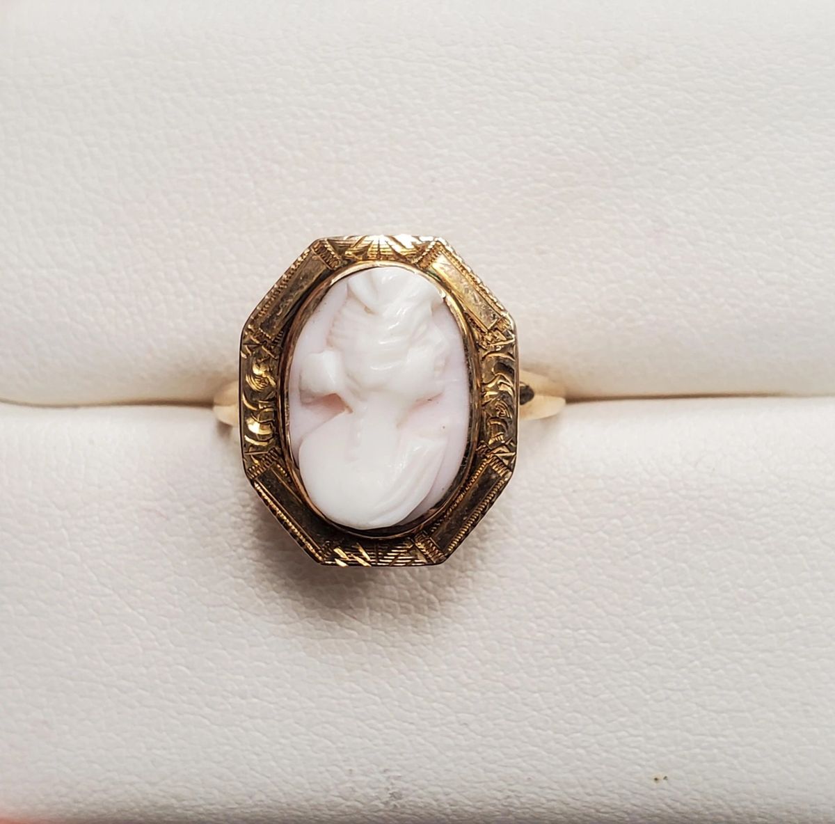 Estate 14K Cameo ring