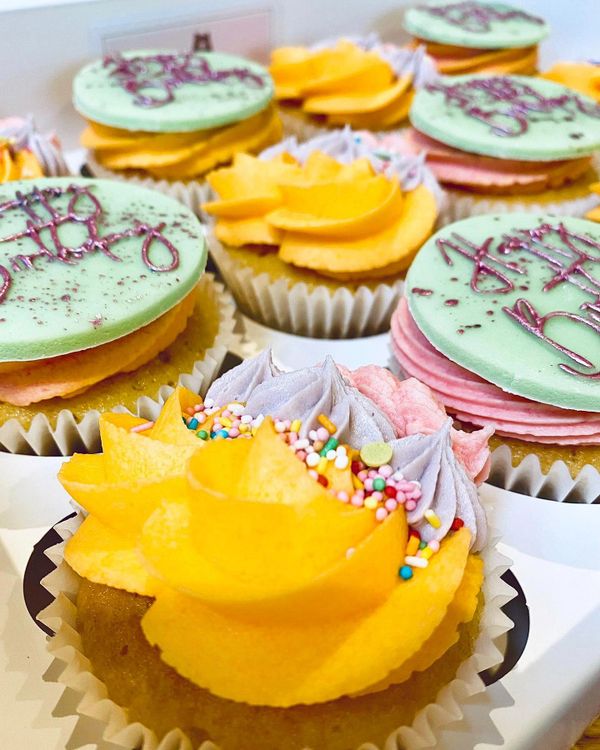 Custom Made Cakes, Cupcakes, and Afternoon Teas - Bear and Cub Cakes