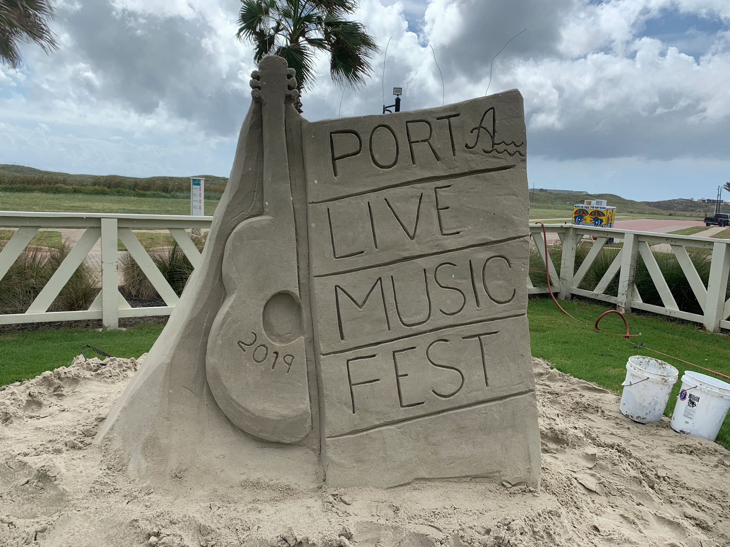 Sandrum.com - Sand Sculptures, Sandcastle Lessons