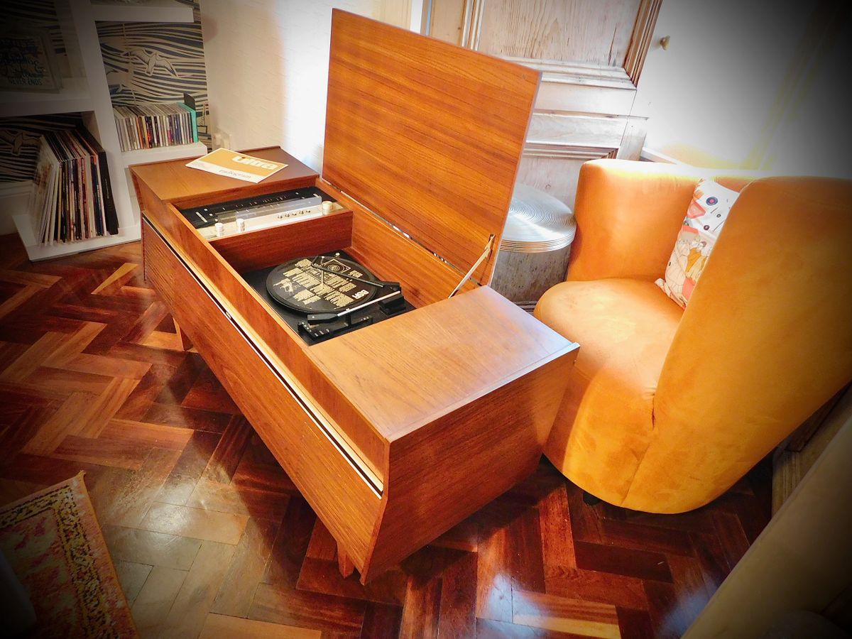 Stunning Ultra 6333 vintage radiogram (Reserve for £100)