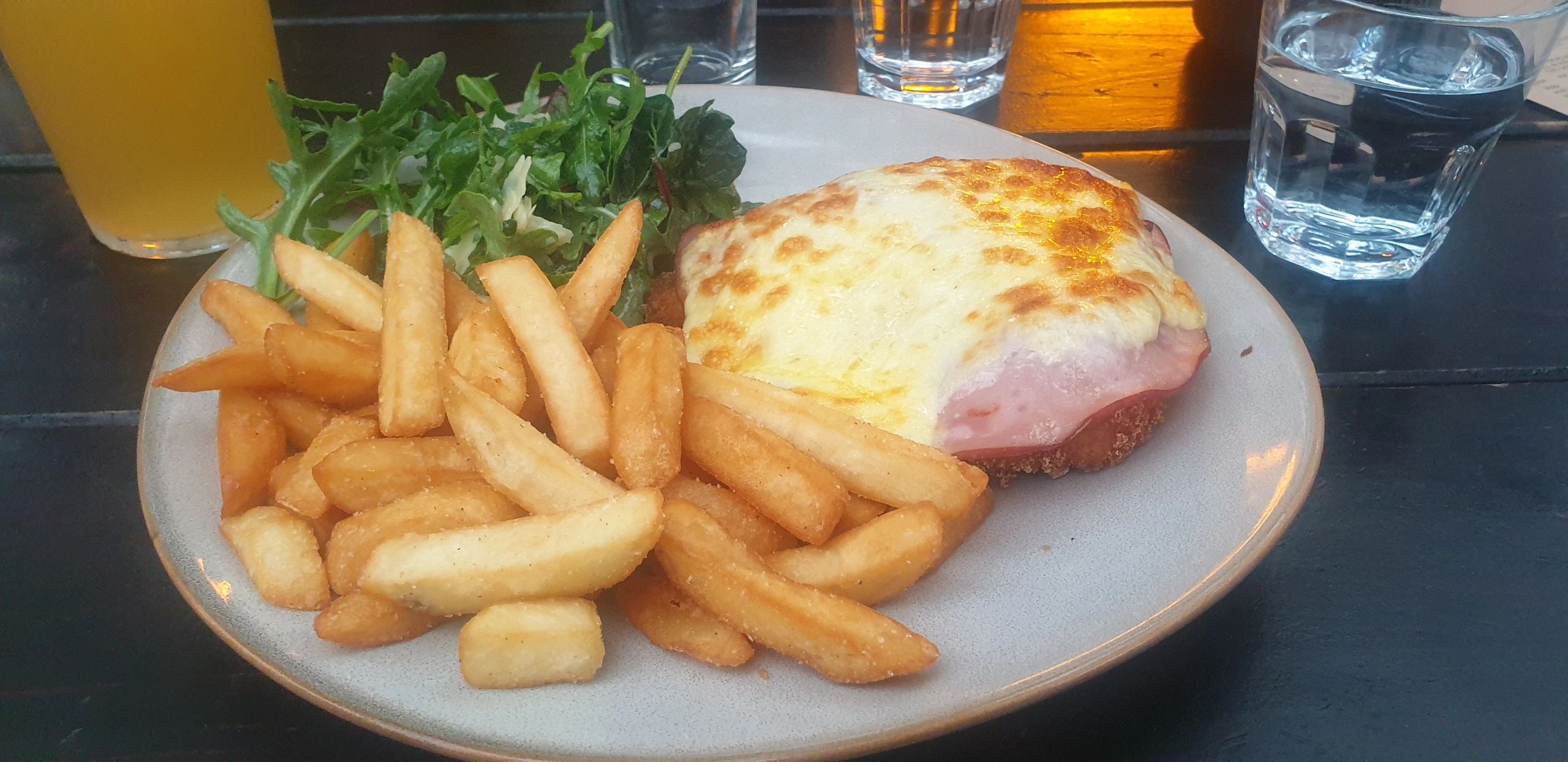 REVIEW 115, SONDER BAR, BENTLEIGH