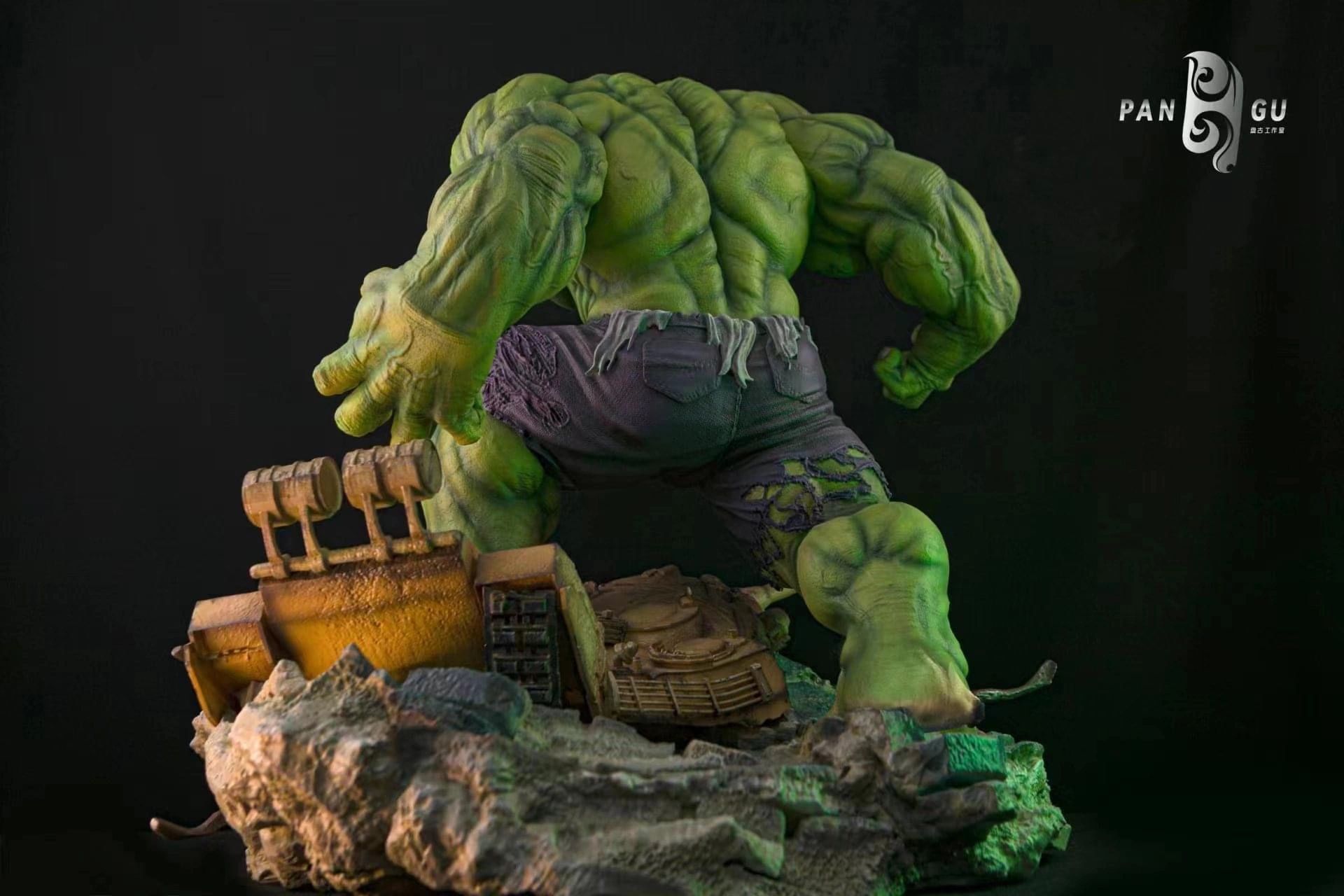 Custom Hulk Vs Tank Statue