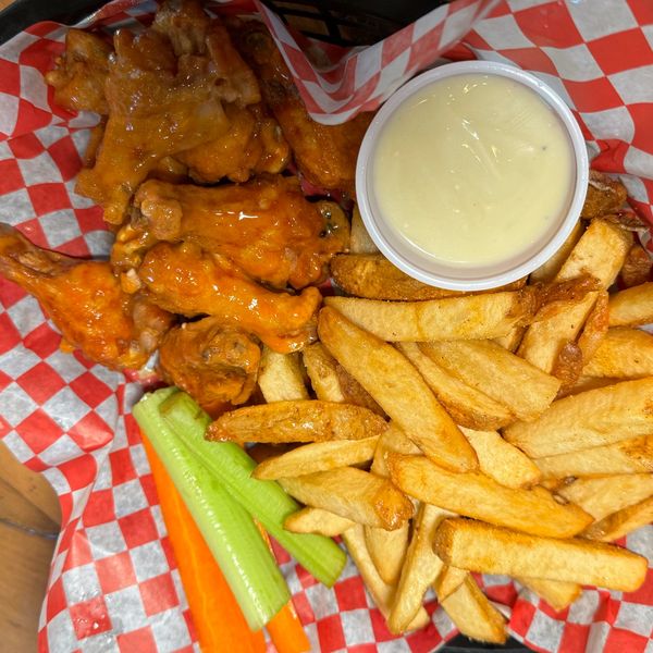 CW Coop's - Angus - Affordable Meals, Food and Drink Specials