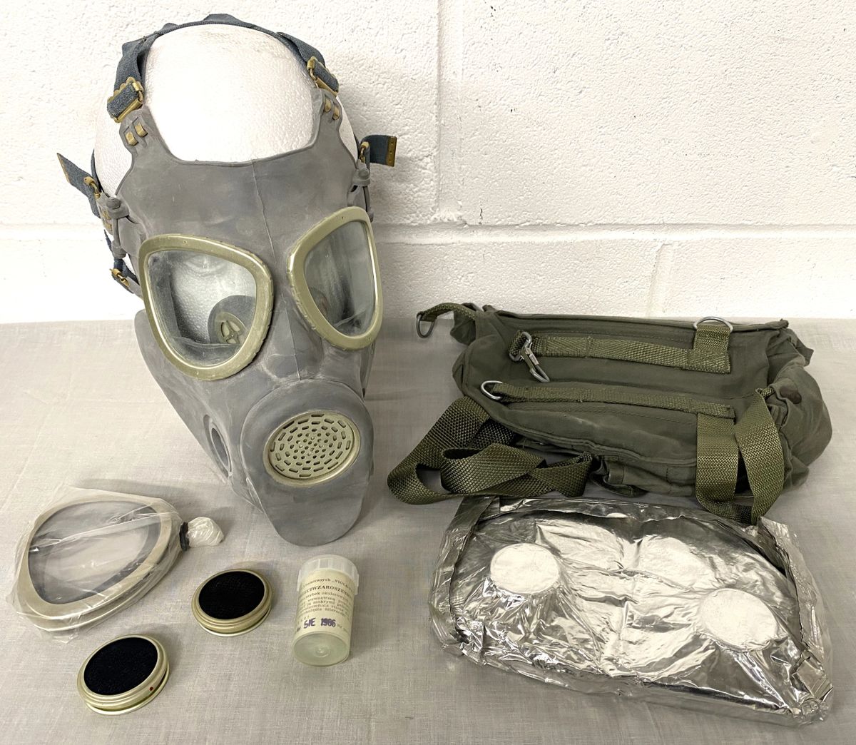 Polish Military Issue MP4 Respirator Gas Mask, Spares And Carry Pack ...