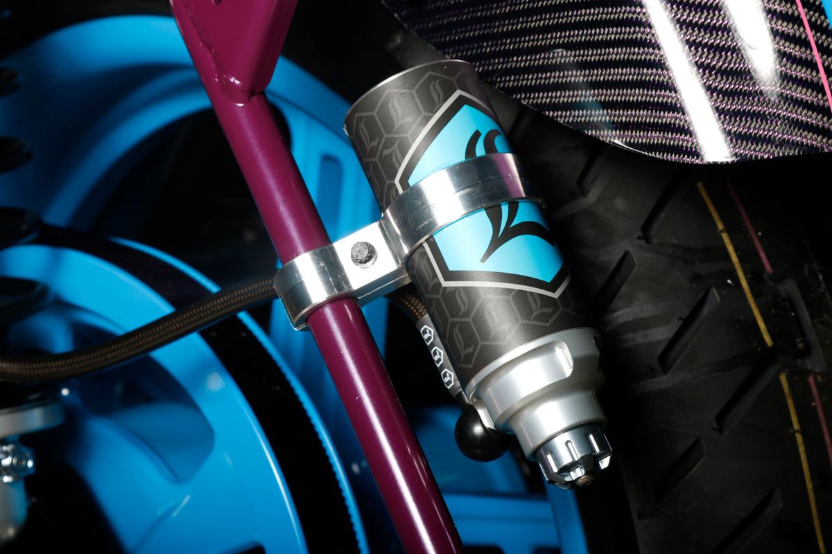 Remote Reservoir Mounting Bracket Options | Road Glide