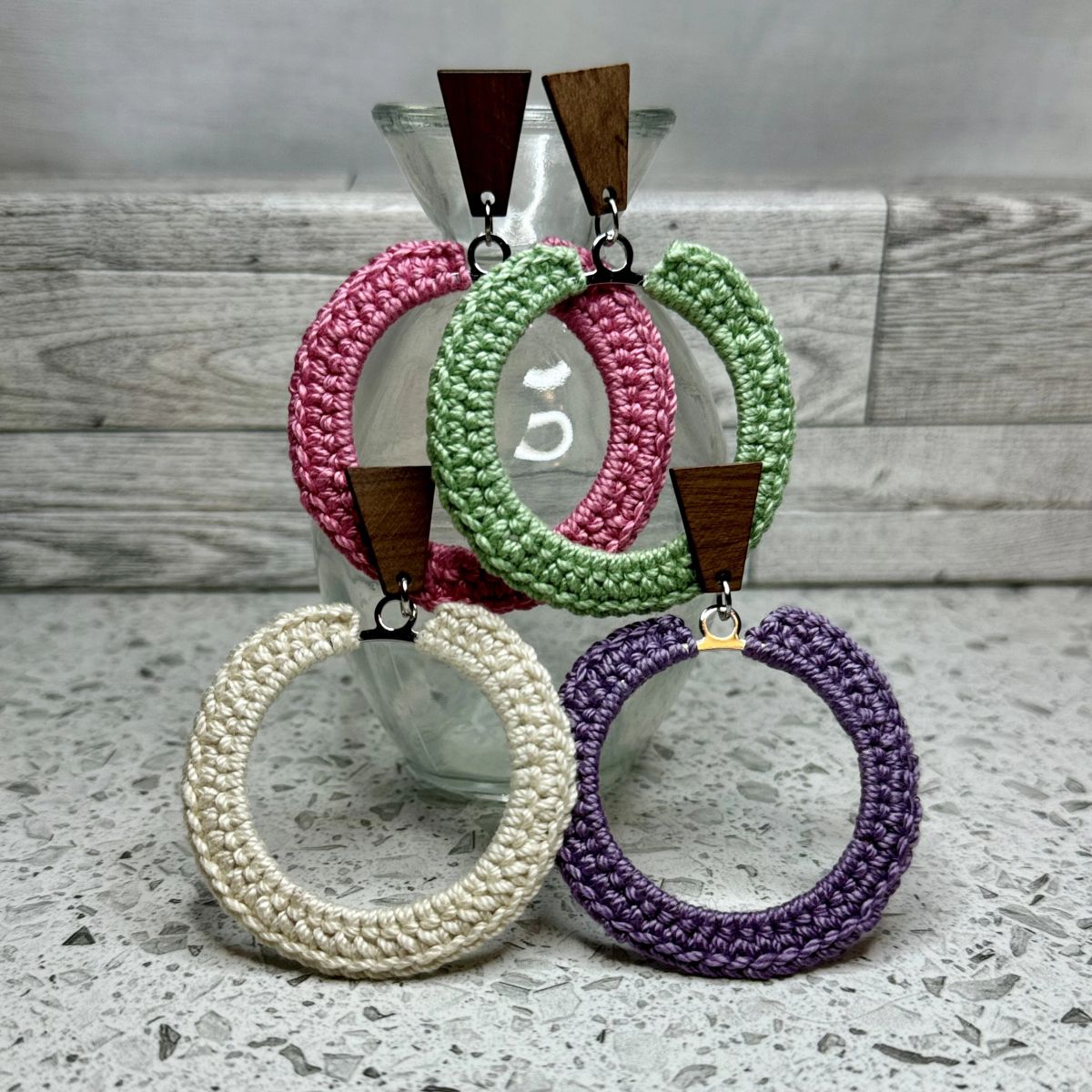 Crocheted basic hoop w/triangular.ear stud