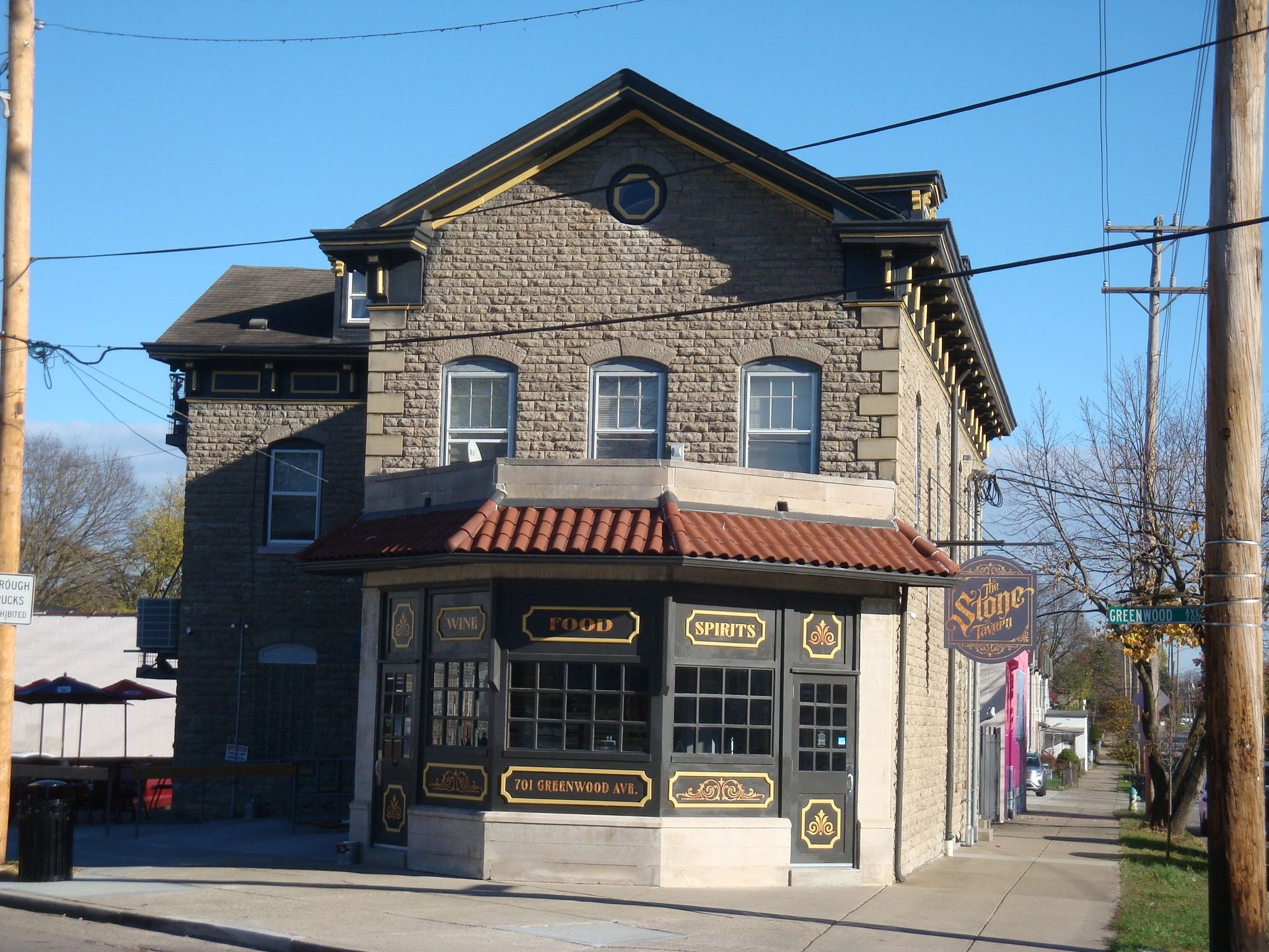 Delicious Food and Drinks at Stone Tavern Hamilton