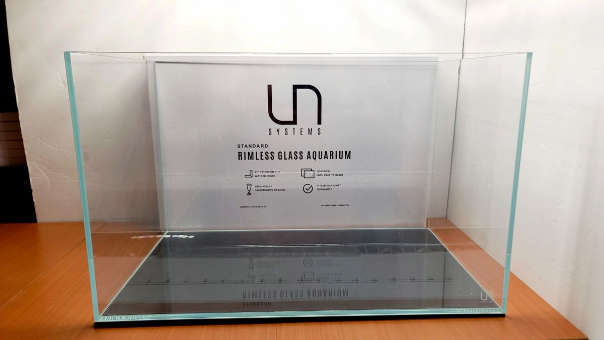 UNS 45U Rimless Aquarium