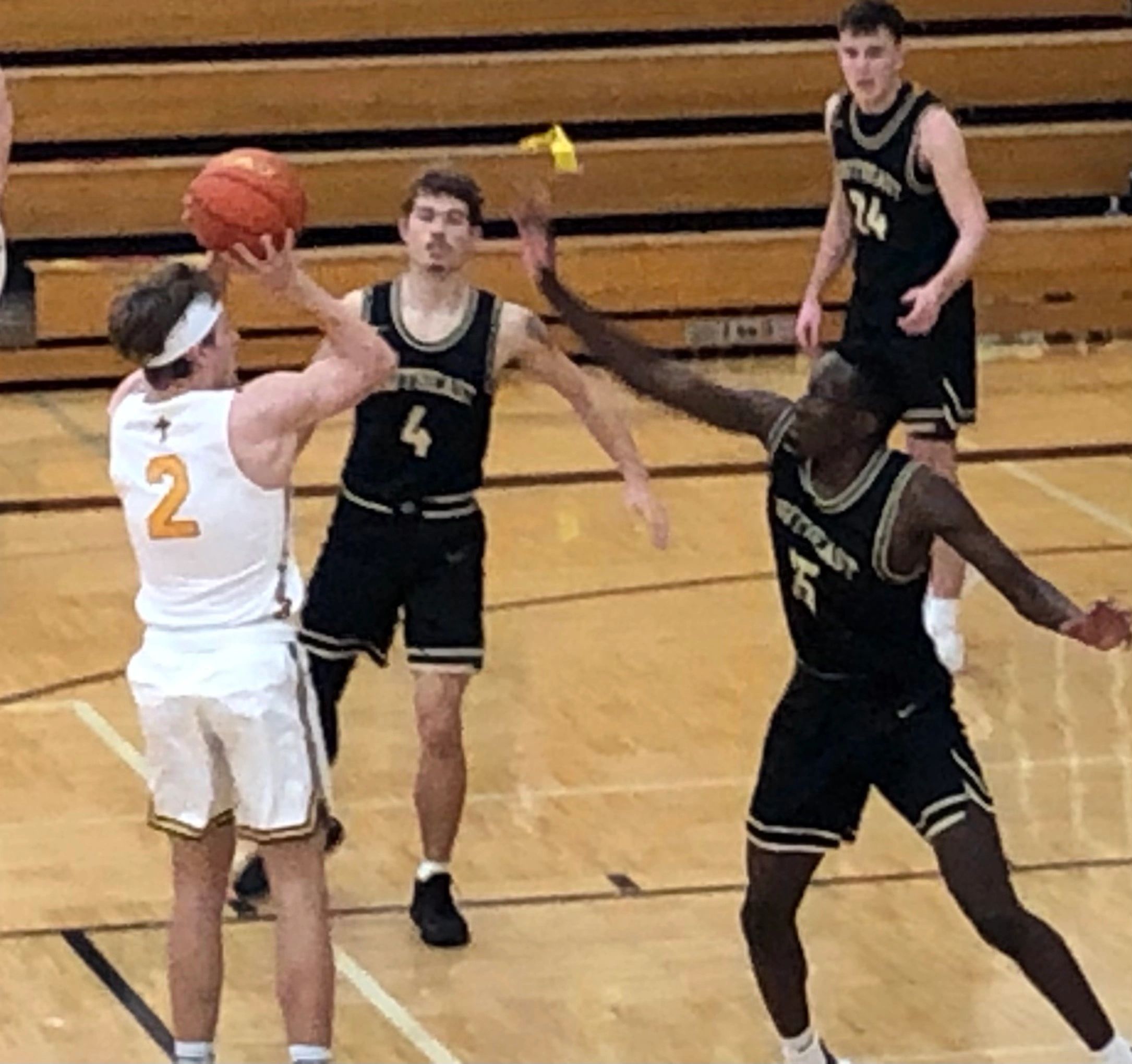 BOYS BASKETBALL: Pius X Shuts Down Southeast's Attack To Win HAC