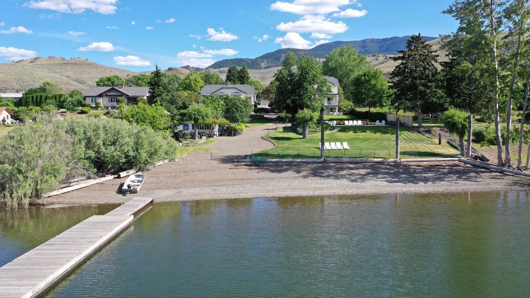 Experience the Tranquility of a Lakeside Boutique Resort